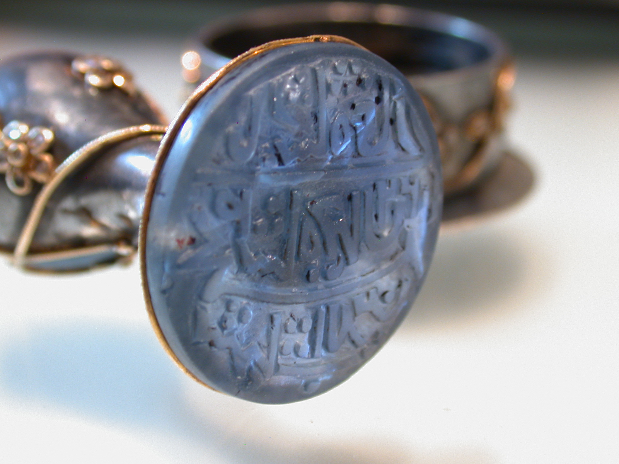 Roskin-SapphireSeal - Gemworld International