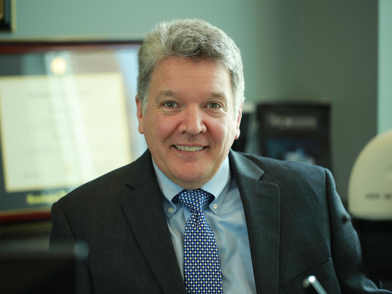 stuart-robertson - Gemworld International