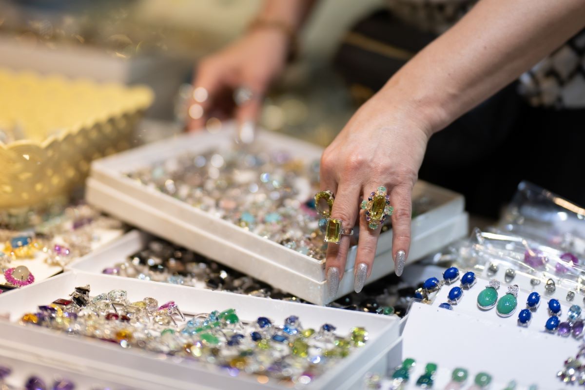 Jewelry at Bangkok Gems and Jewelry Fair - Gemworld International
